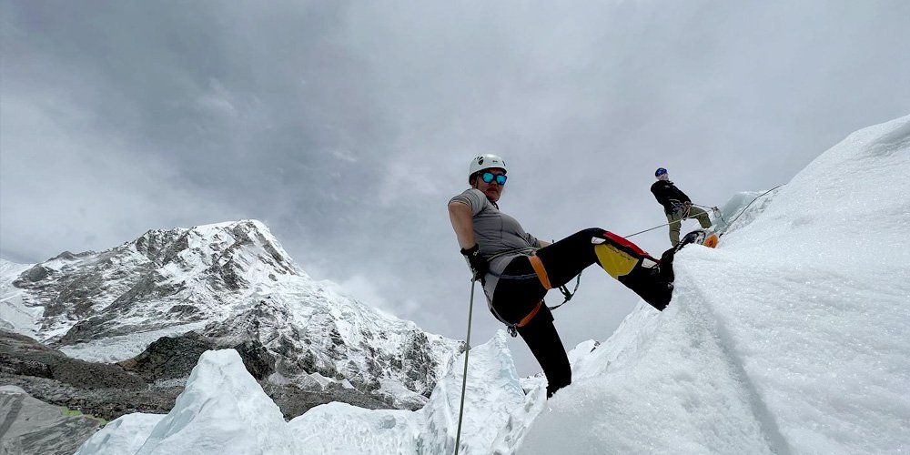 Lhakpa Sherpa Sets Record Scaling Everest 10 Times New Spotlight Magazine